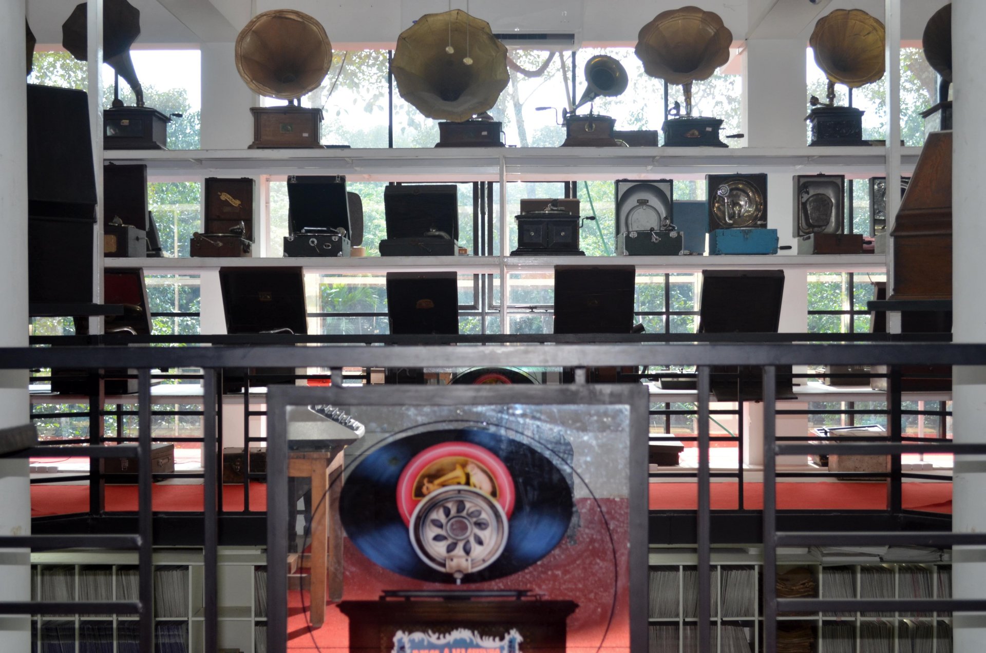 Discs and Machines - Sunny's Gramophone Museum